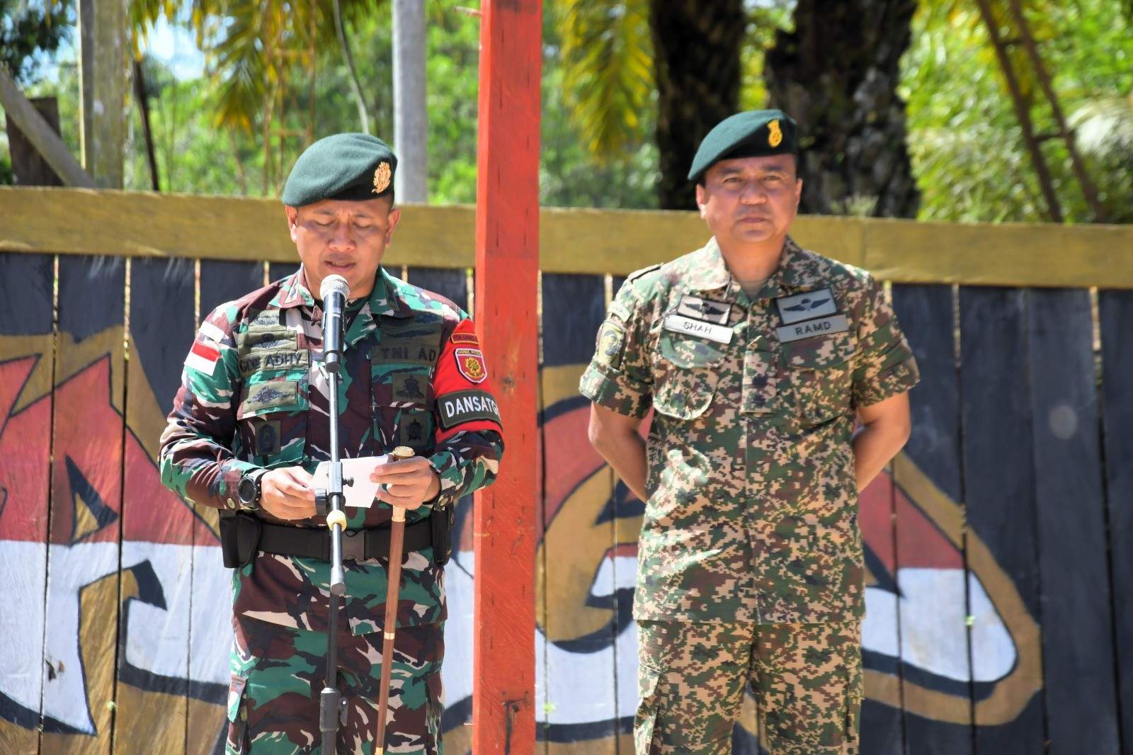 Pererat Persahabatan, Satgas Pamtas Yonarmed 11 Kostrad dan Batalyon 3 ...